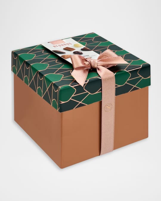 Neuhaus Chocolate Holiday 2025 Medium 15-Piece Chocolate Gift Box ...