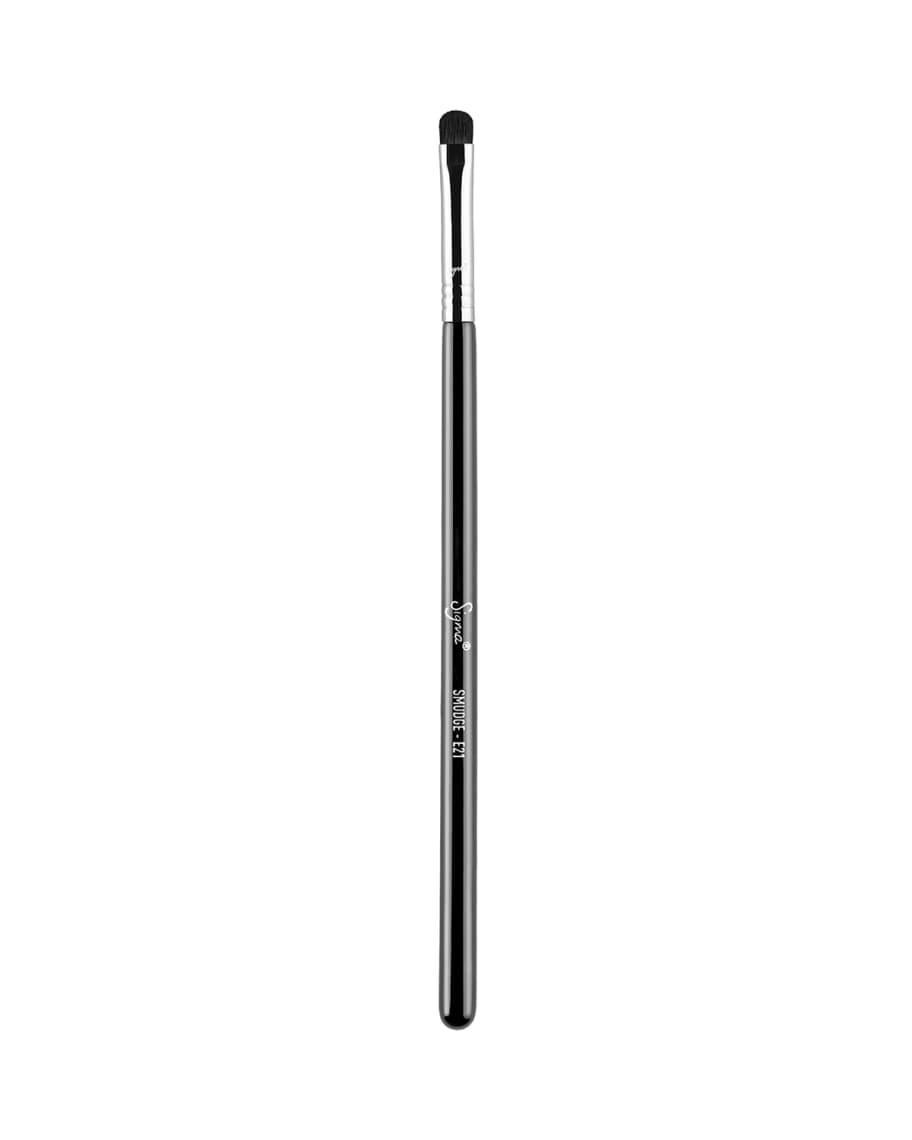 Sigma Beauty E21 Eye Smudge Brush | Neiman Marcus