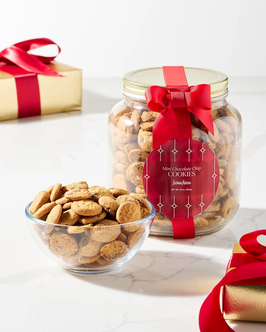 Neiman Marcus Mini Chocolate Chip Cookies in Glass Half-Gallon Jar ...