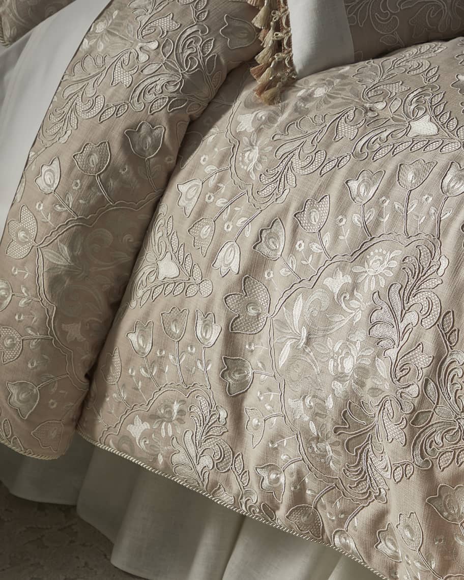 Austin Horn Collection Tulip Embroidered 3-Piece Comforter, Queen ...
