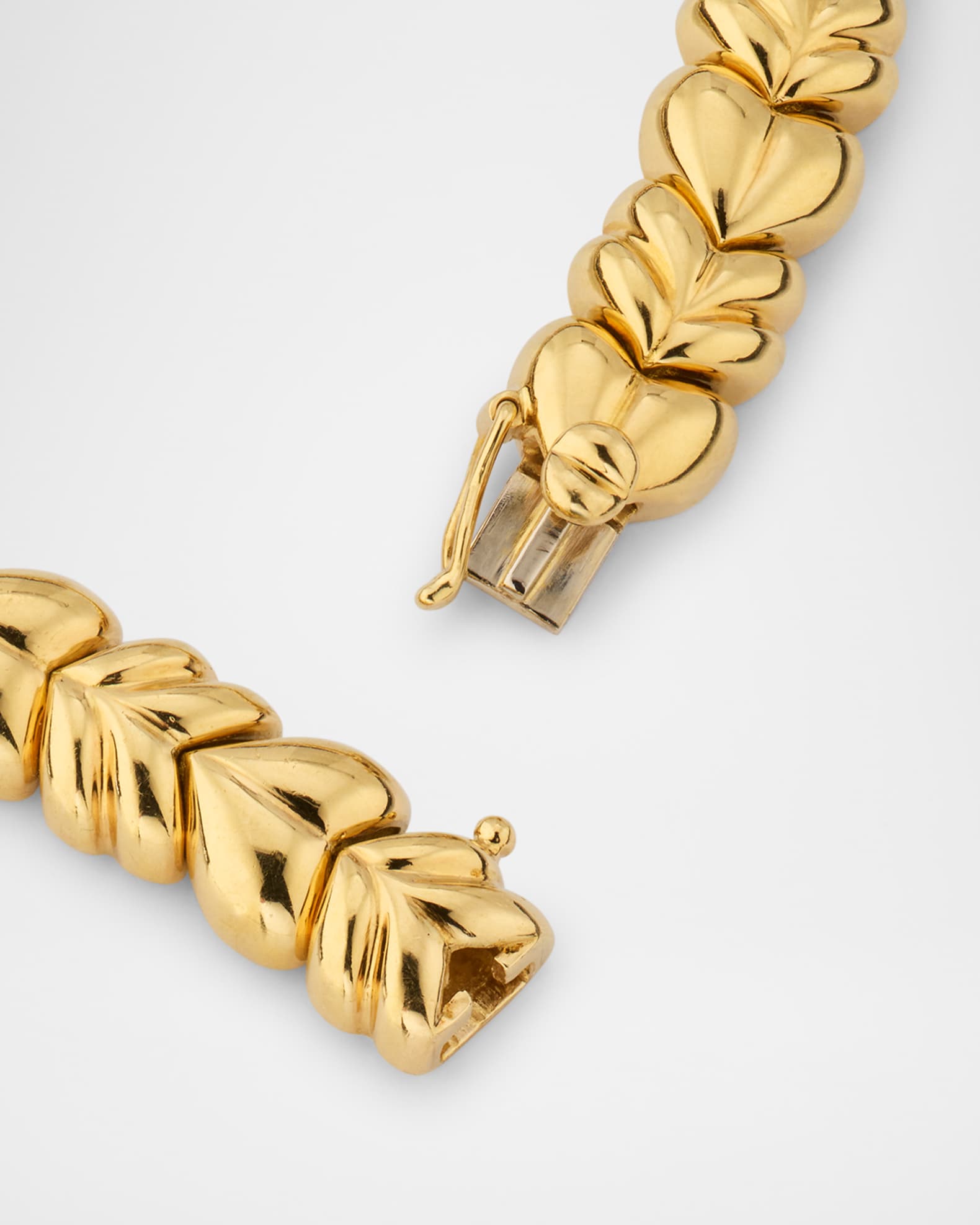 NM Estate Estate 18K Yellow Gold and White Gold Tapered Corrugated Puff ...