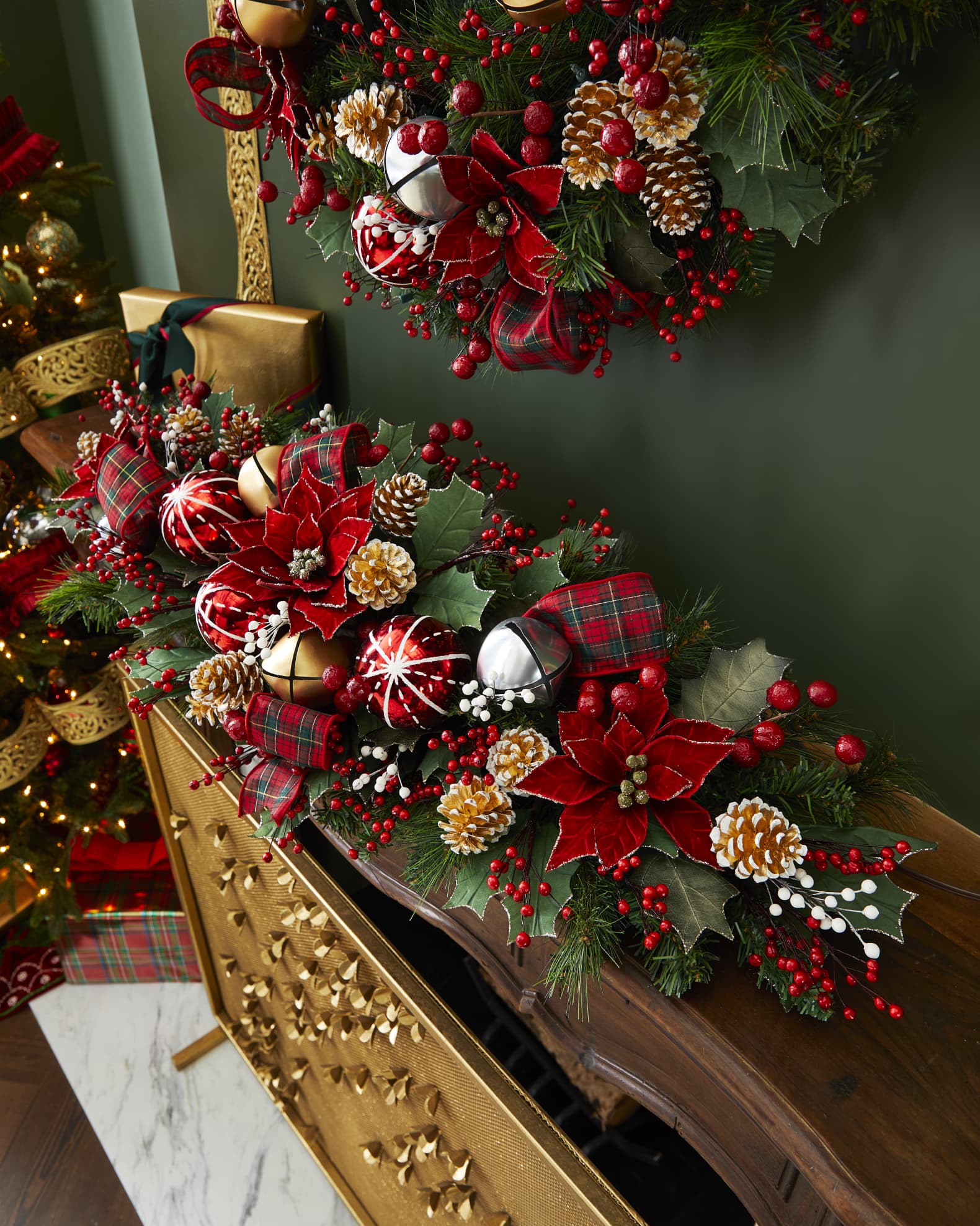 Neiman Marcus Classic Christmas Mantel Garland | Neiman Marcus