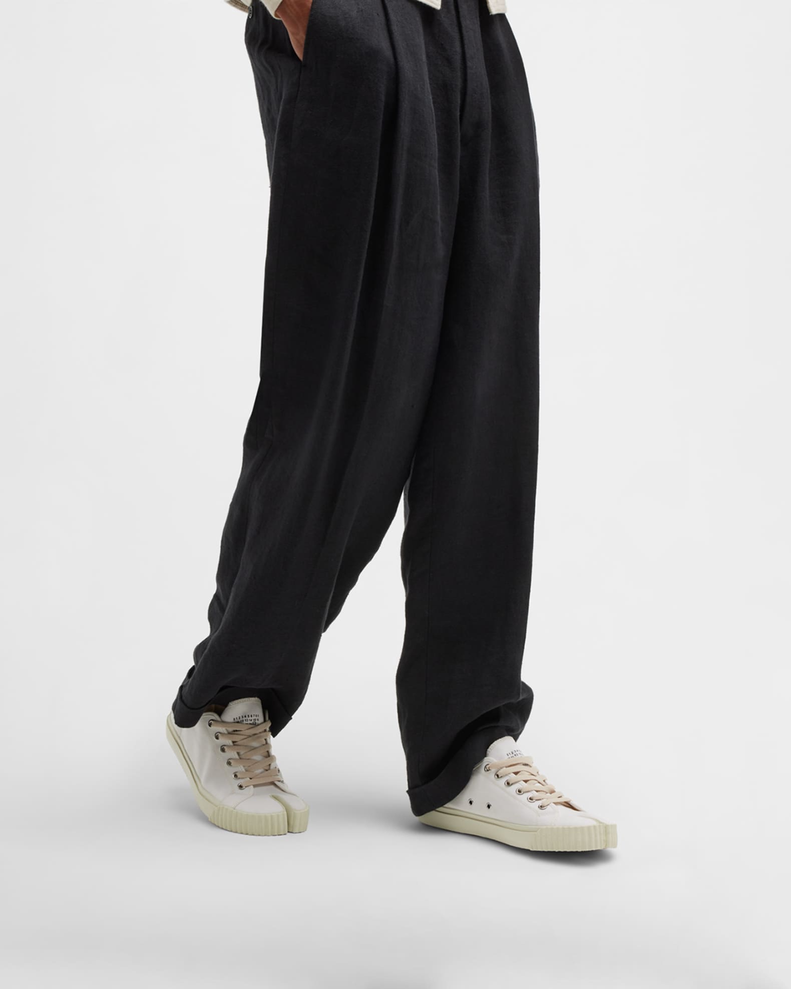 Maison Margiela Men's Tabi Split-Toe Canvas Low-Top Sneakers | Neiman ...