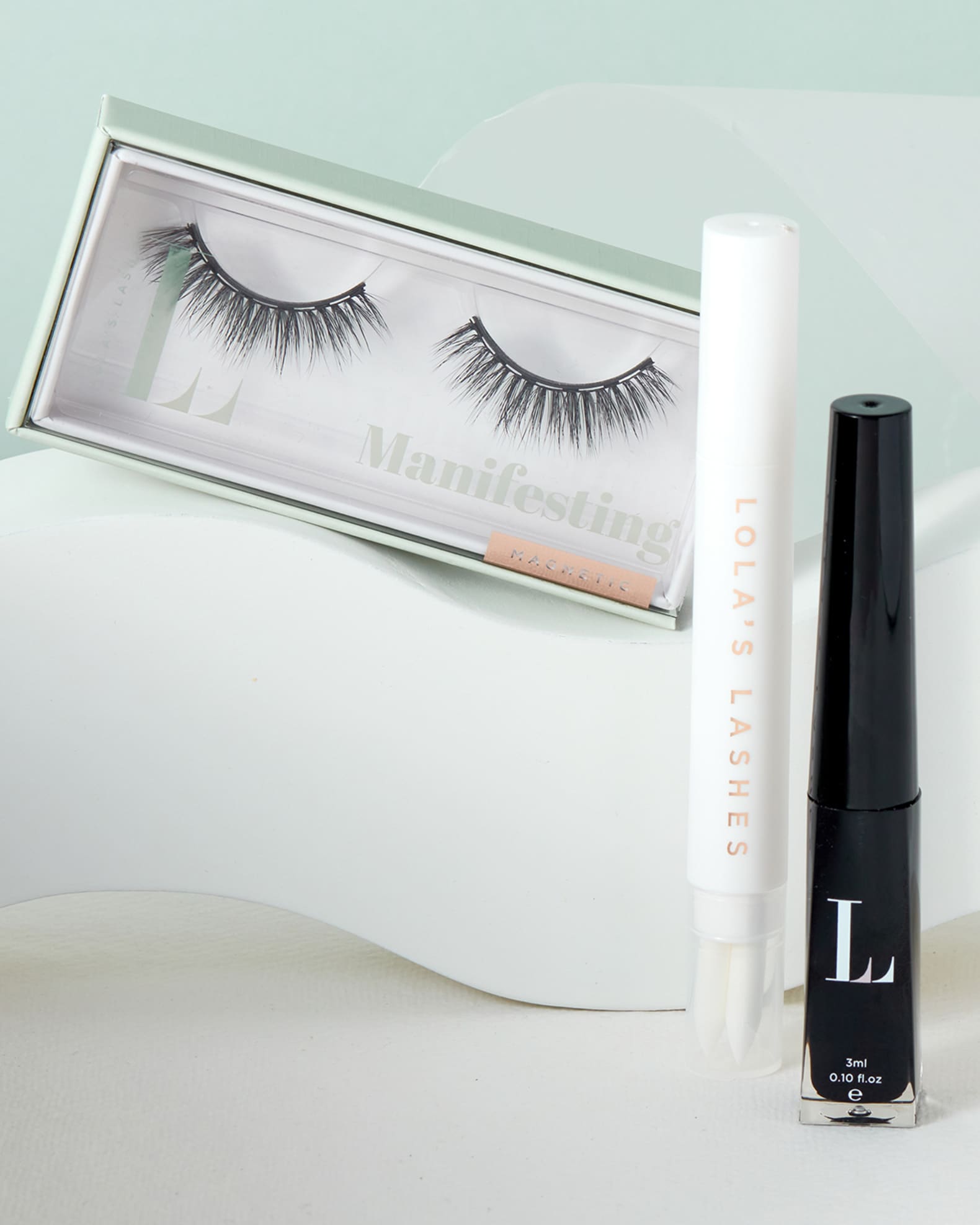 Lola's Lashes Manifesting Hybrid Eyelash Kit | Neiman Marcus