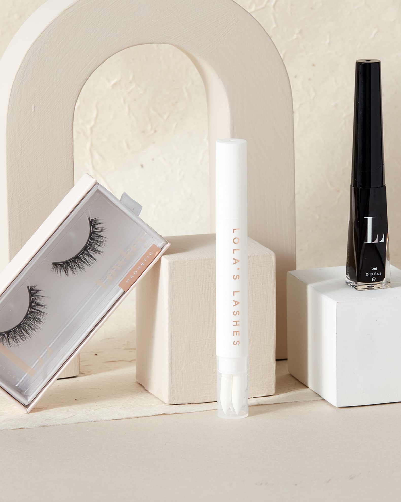 Lola's Lashes Lowkey Hybrid Eyelash Kit | Neiman Marcus