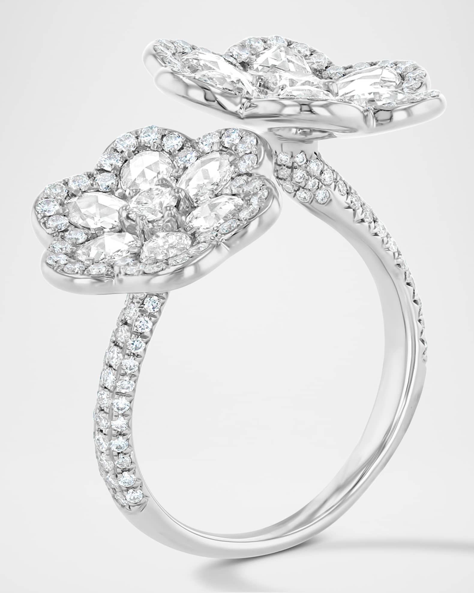 64 Facets Floral 18K White Gold Double-Flower Motif Ring with Diamonds ...