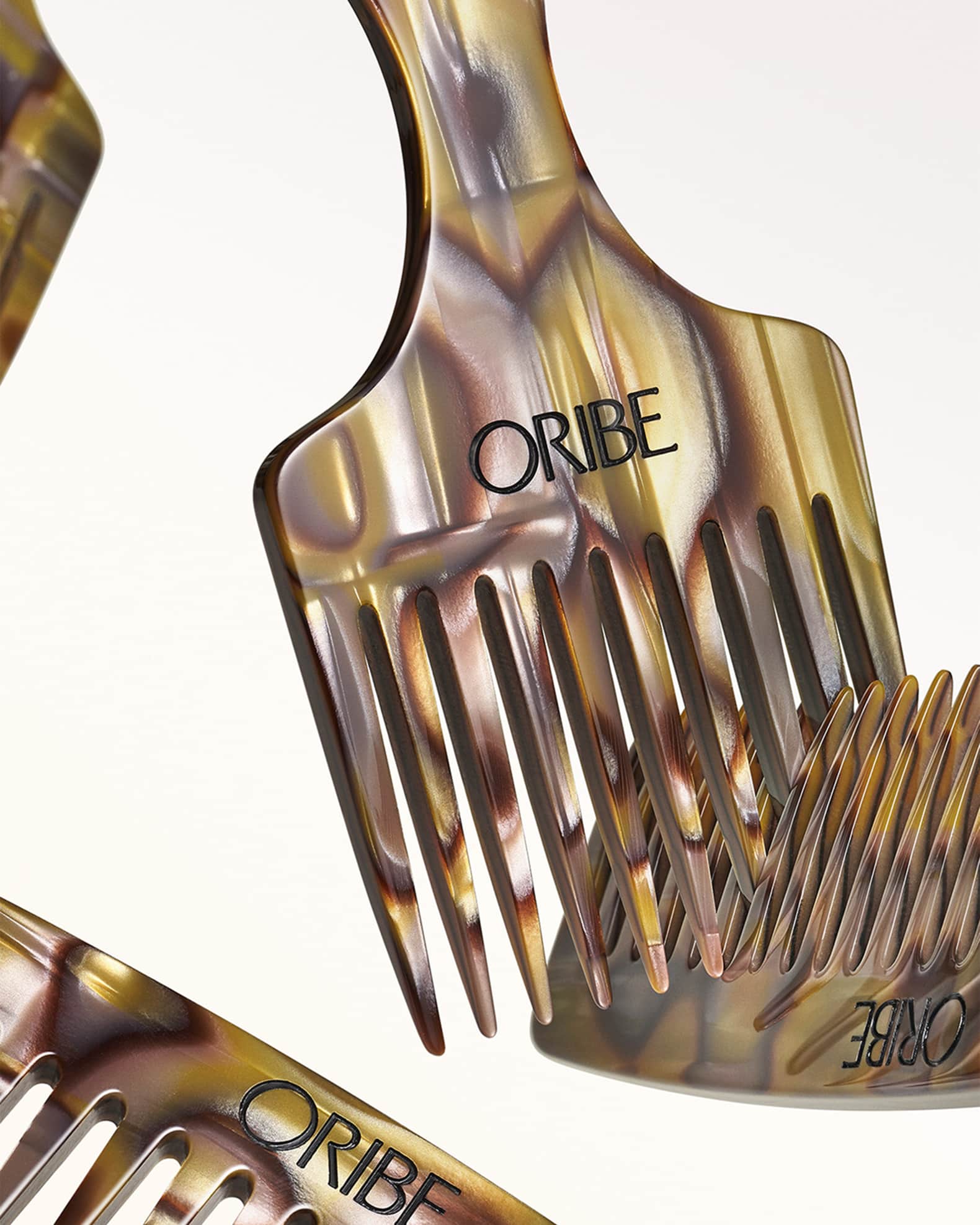 Oribe Wide Tooth Comb | Neiman Marcus