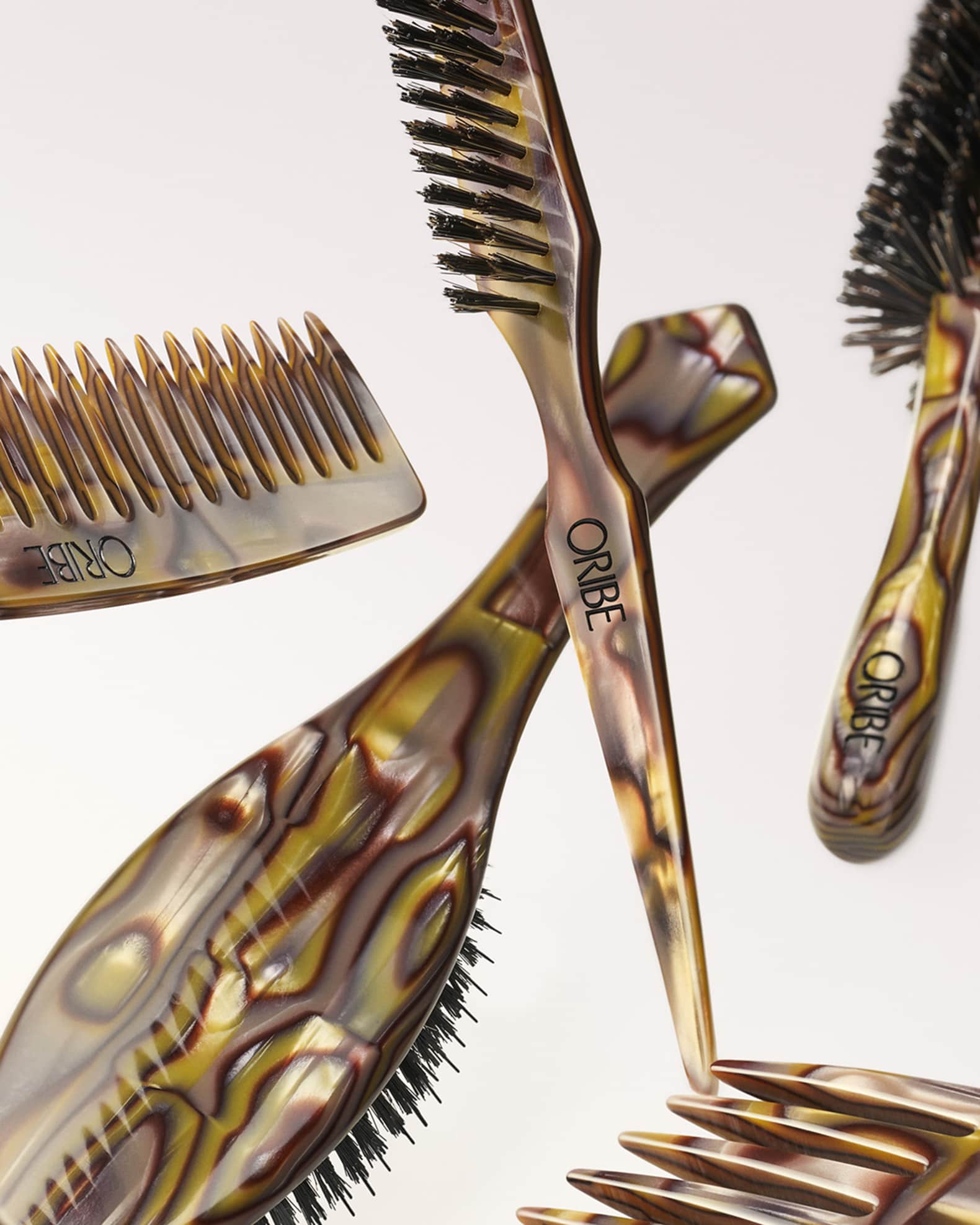 Oribe Wide Tooth Comb | Neiman Marcus