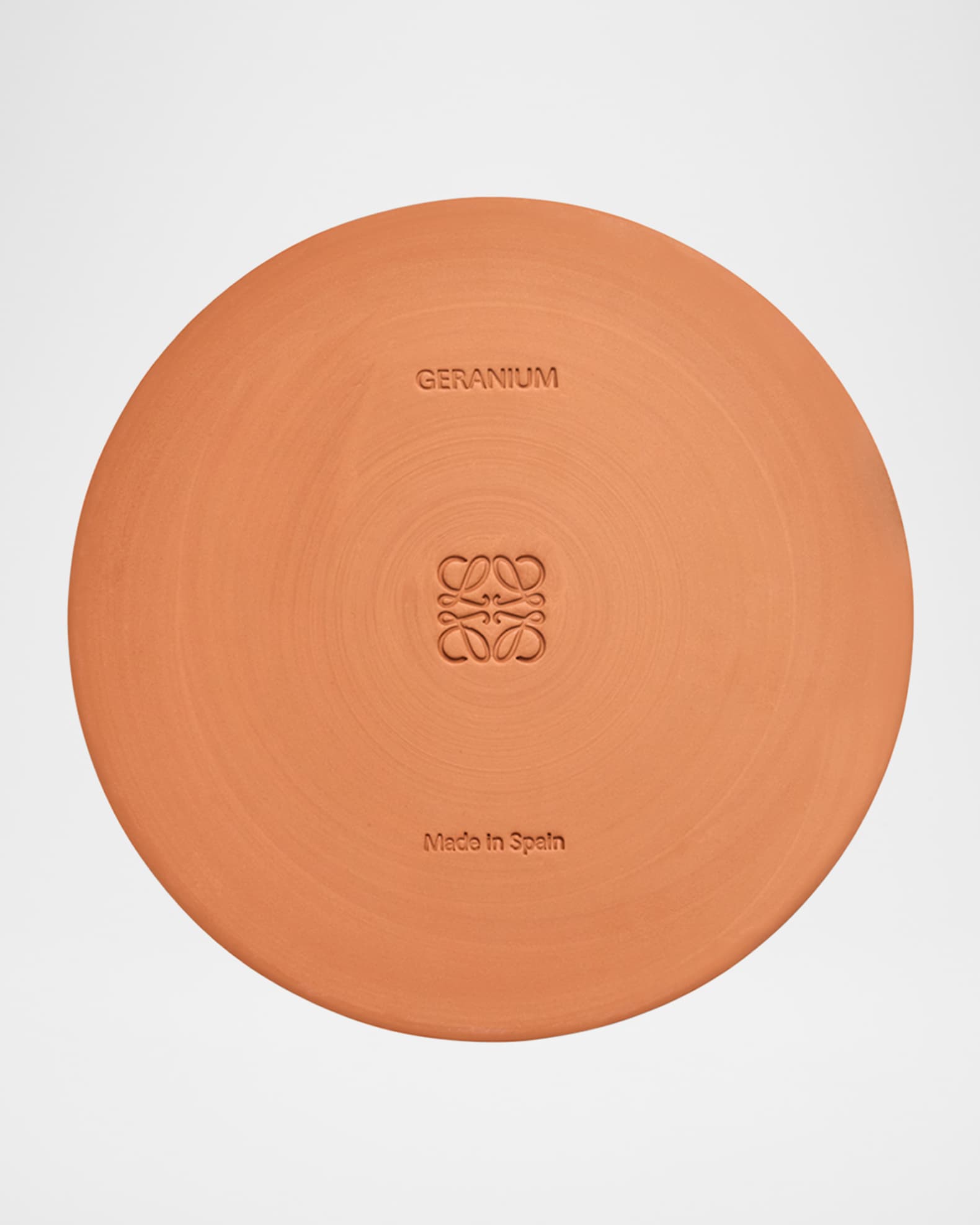 Loewe Geranium Outdoor Candle, 750 g | Neiman Marcus