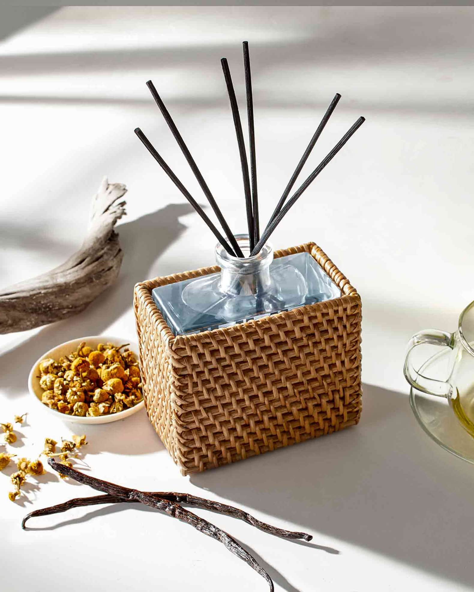 NEST New York Rattan Driftwood and Chamomile Reed Diffuser, 5.9 oz ...