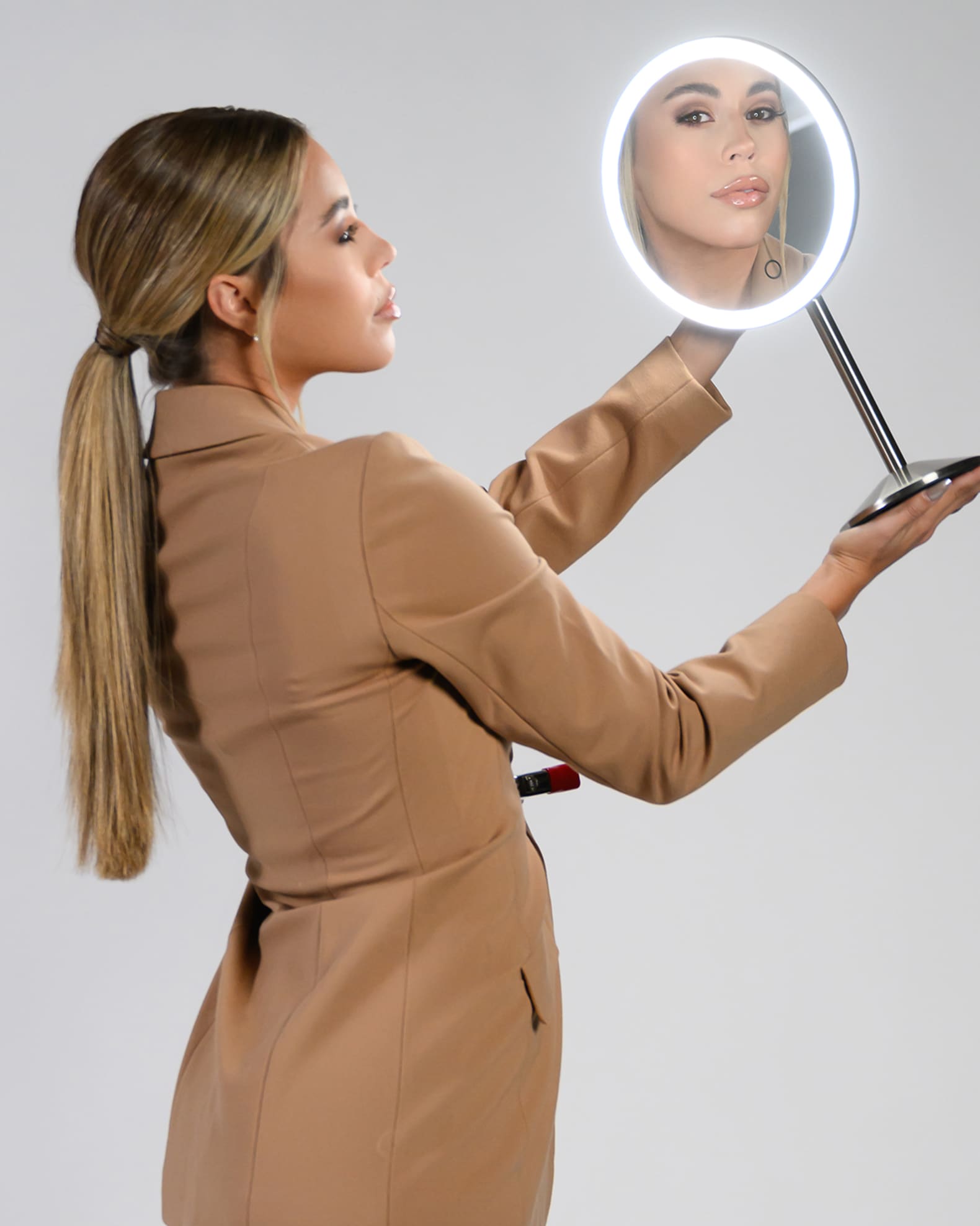 Ilios Rechargeable Round Table Makeup Mirror With 1X Magnification ...