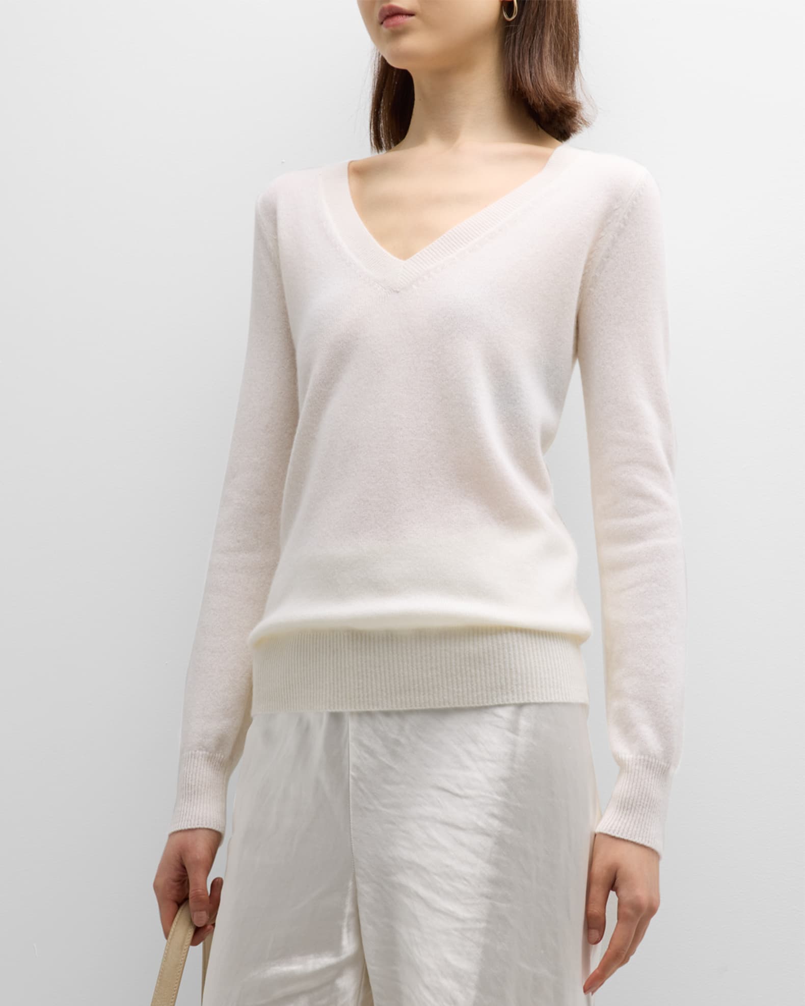 Neiman Marcus Cashmere Collection Cashmere Classic V-Neck Sweater ...