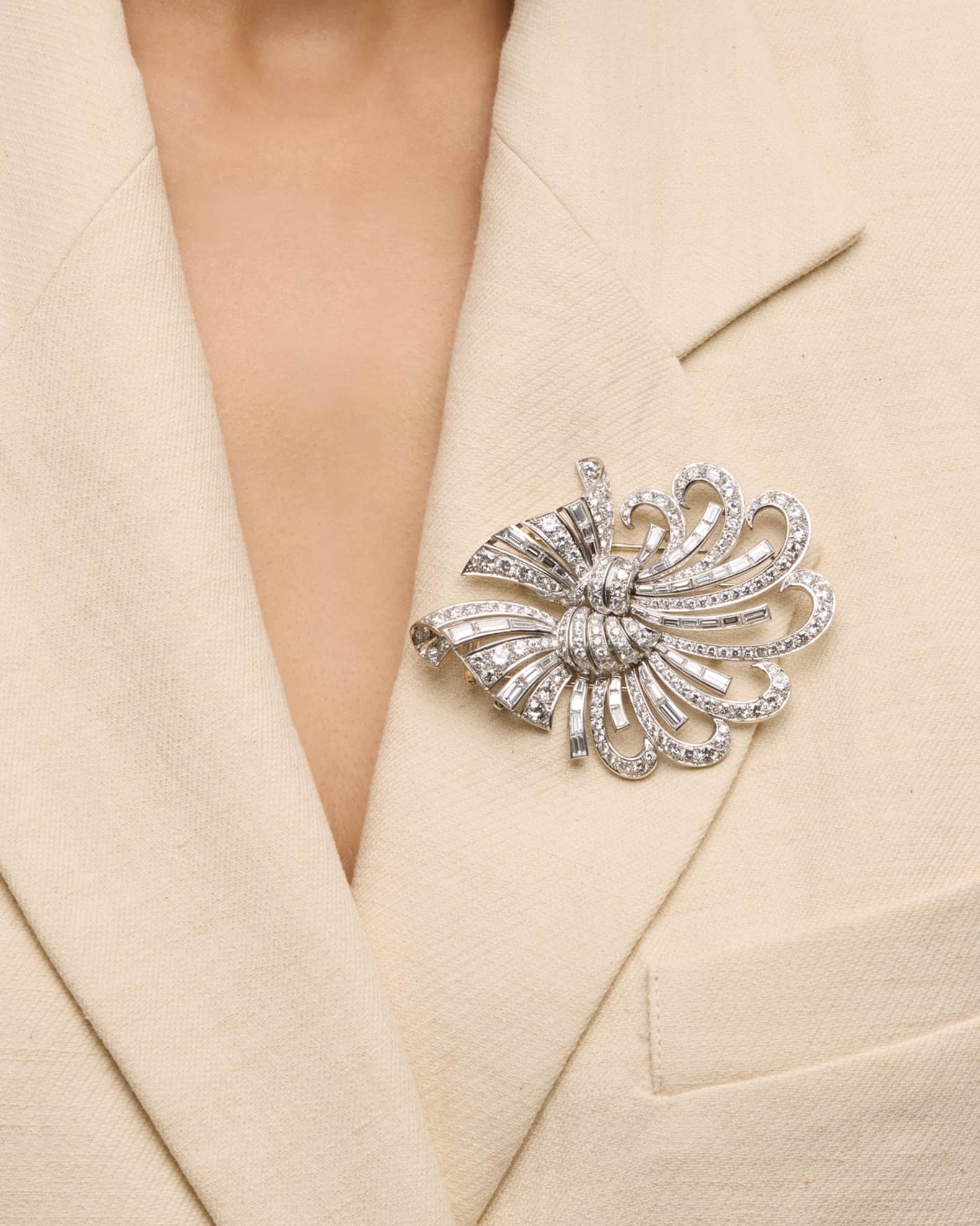 NM Estate Estate Platinum Diamond Spray Ribbed Pin Clip | Neiman Marcus