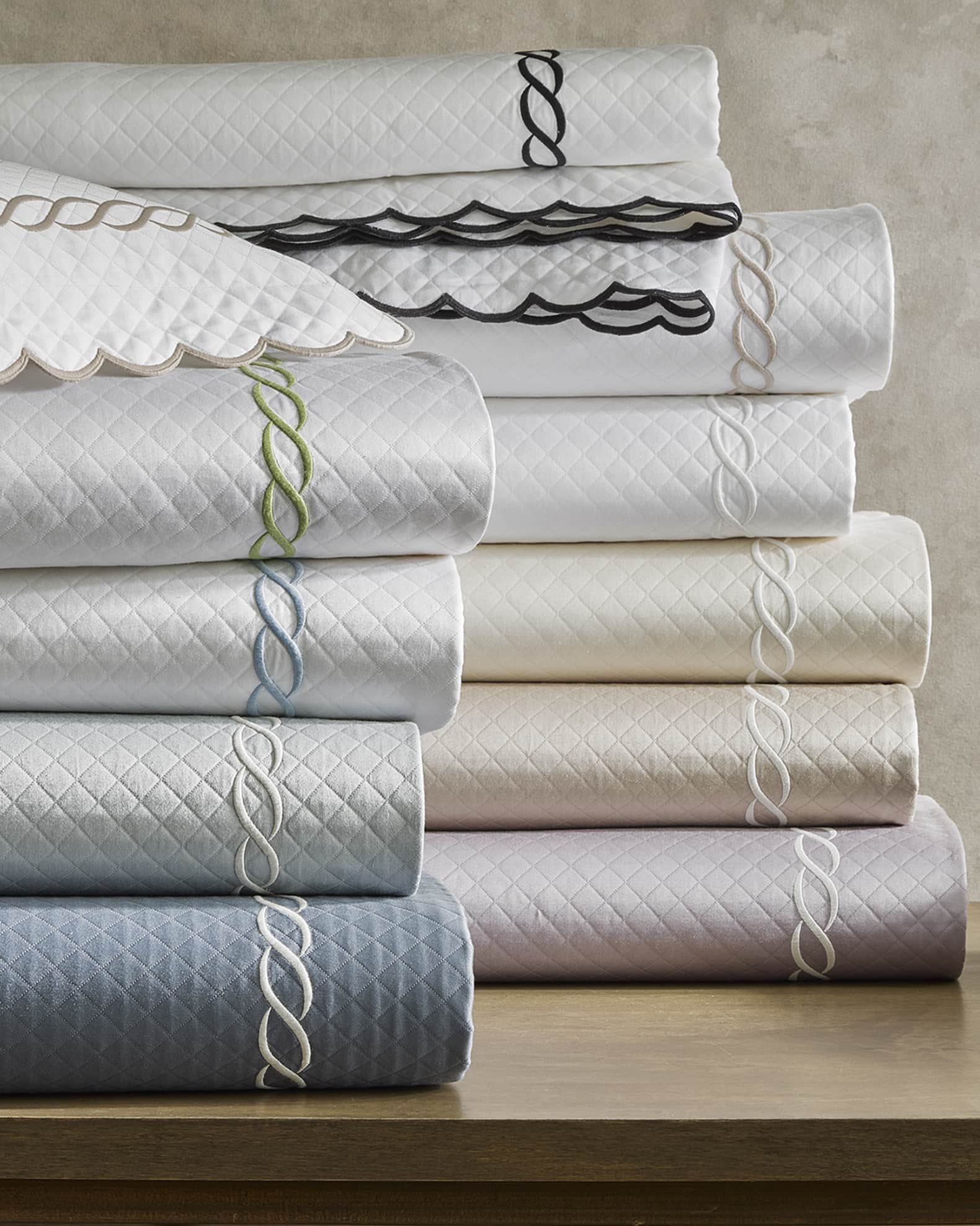 Matouk Classic Chain Scallop Matelasse Full/Queen Coverlet | Neiman Marcus