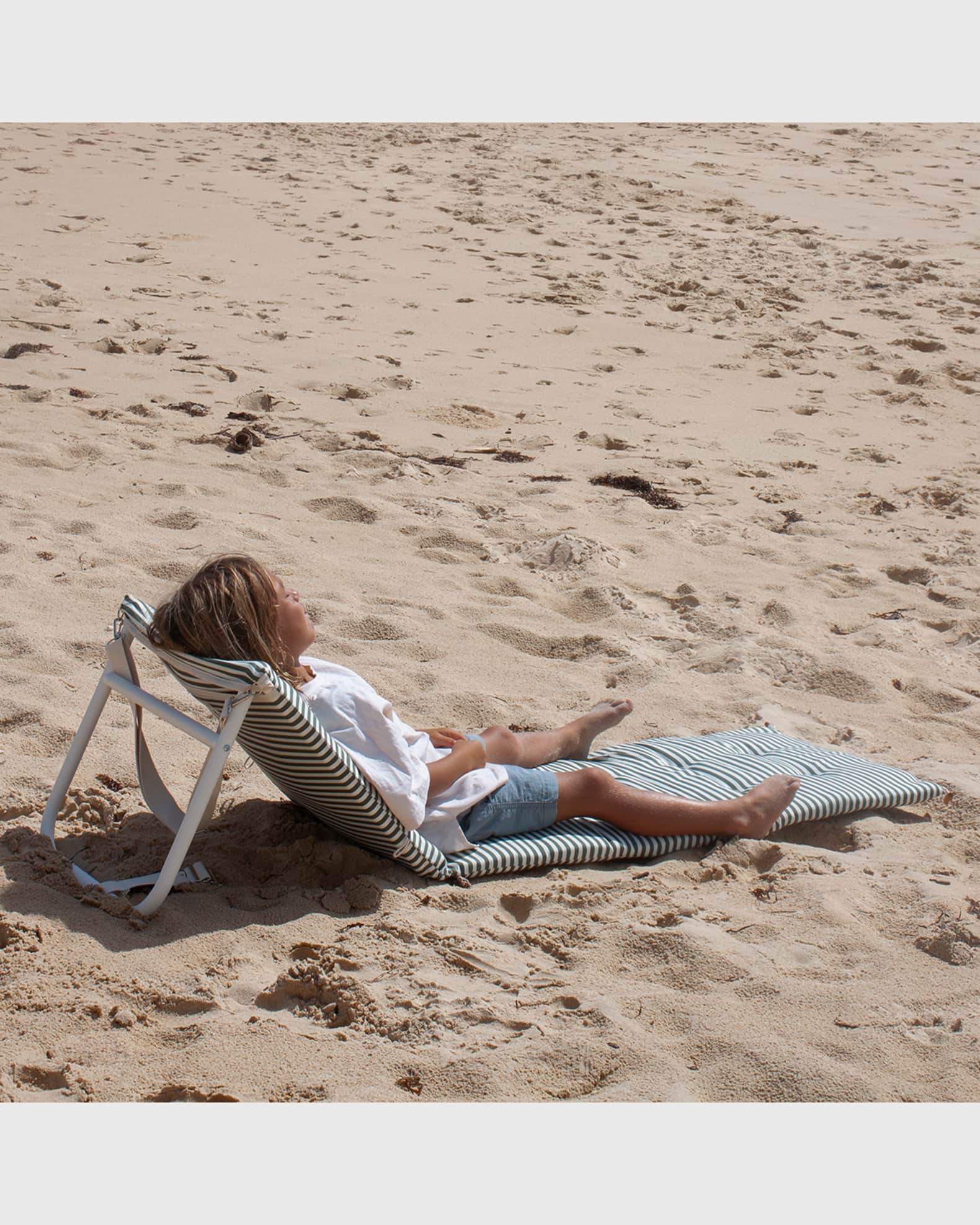 SUNNYLiFE Reclining Beach Chair | Neiman Marcus