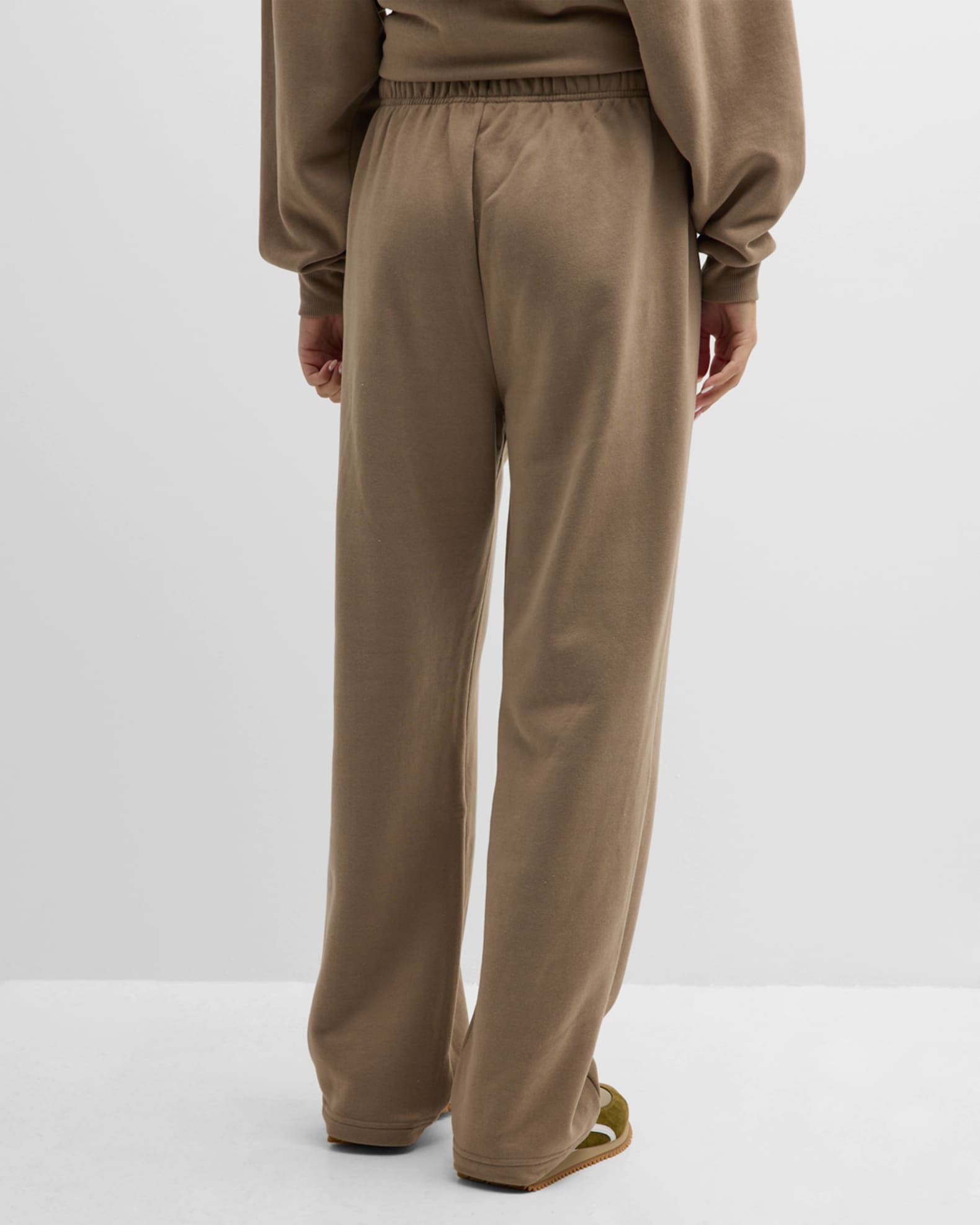 Alo Yoga Accolade Straight-Leg Sweatpants | Neiman Marcus