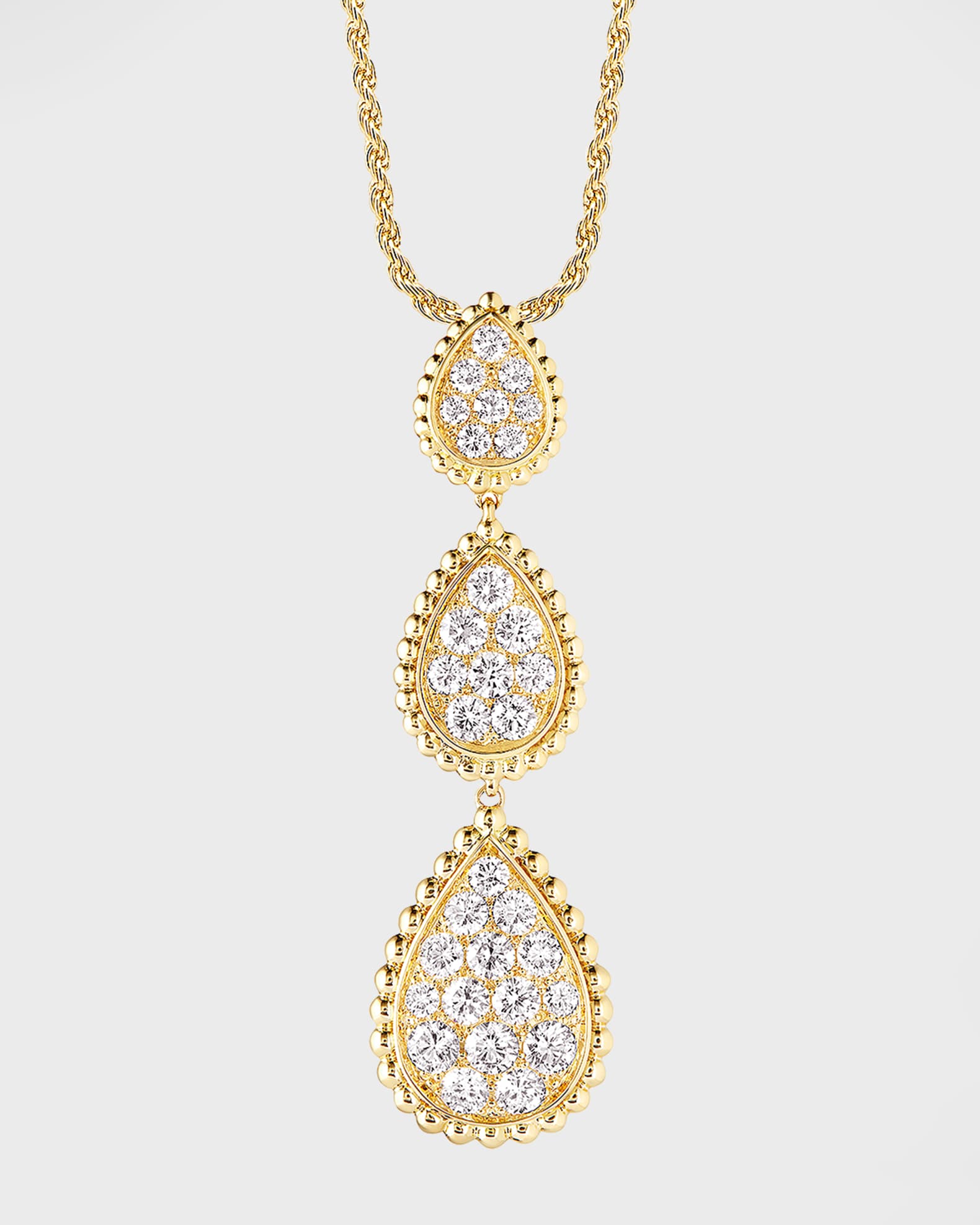Boucheron pendant store