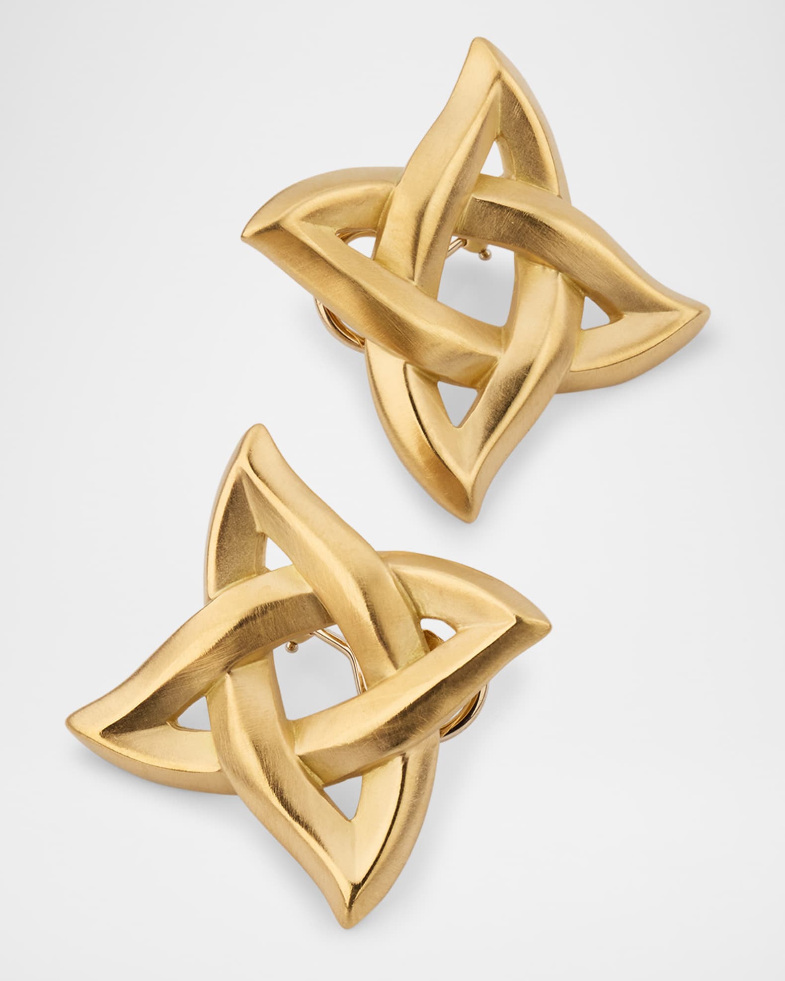 NM Estate Estate Angela Cummings 18K Yellow Gold Matte Finish Square ...