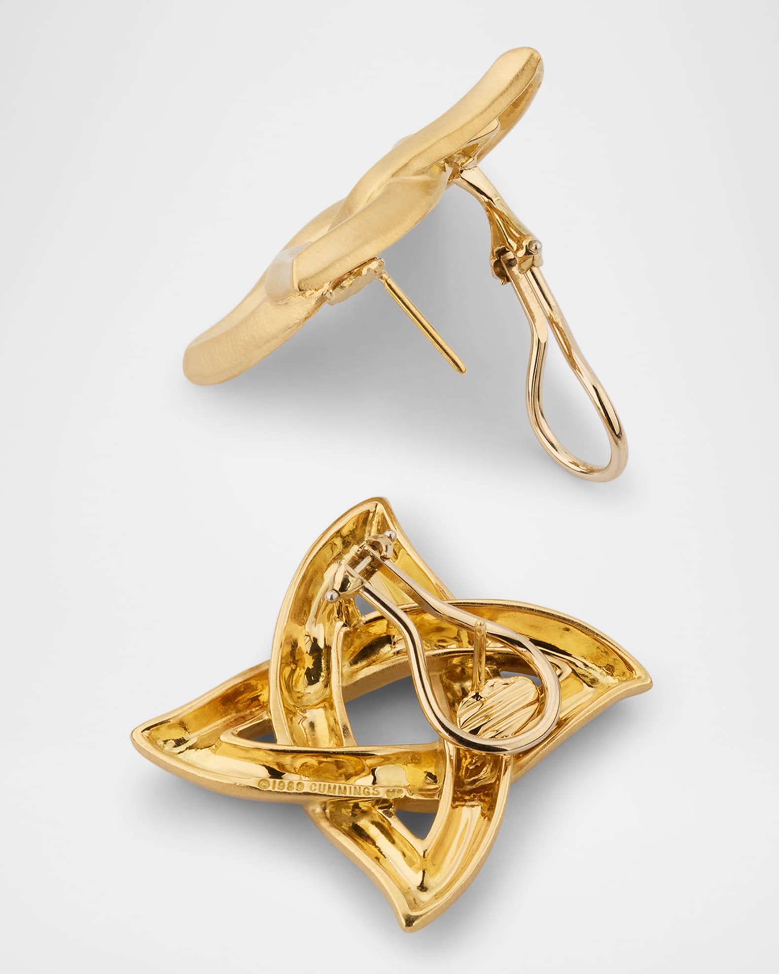 NM Estate Estate Angela Cummings 18K Yellow Gold Matte Finish Square ...