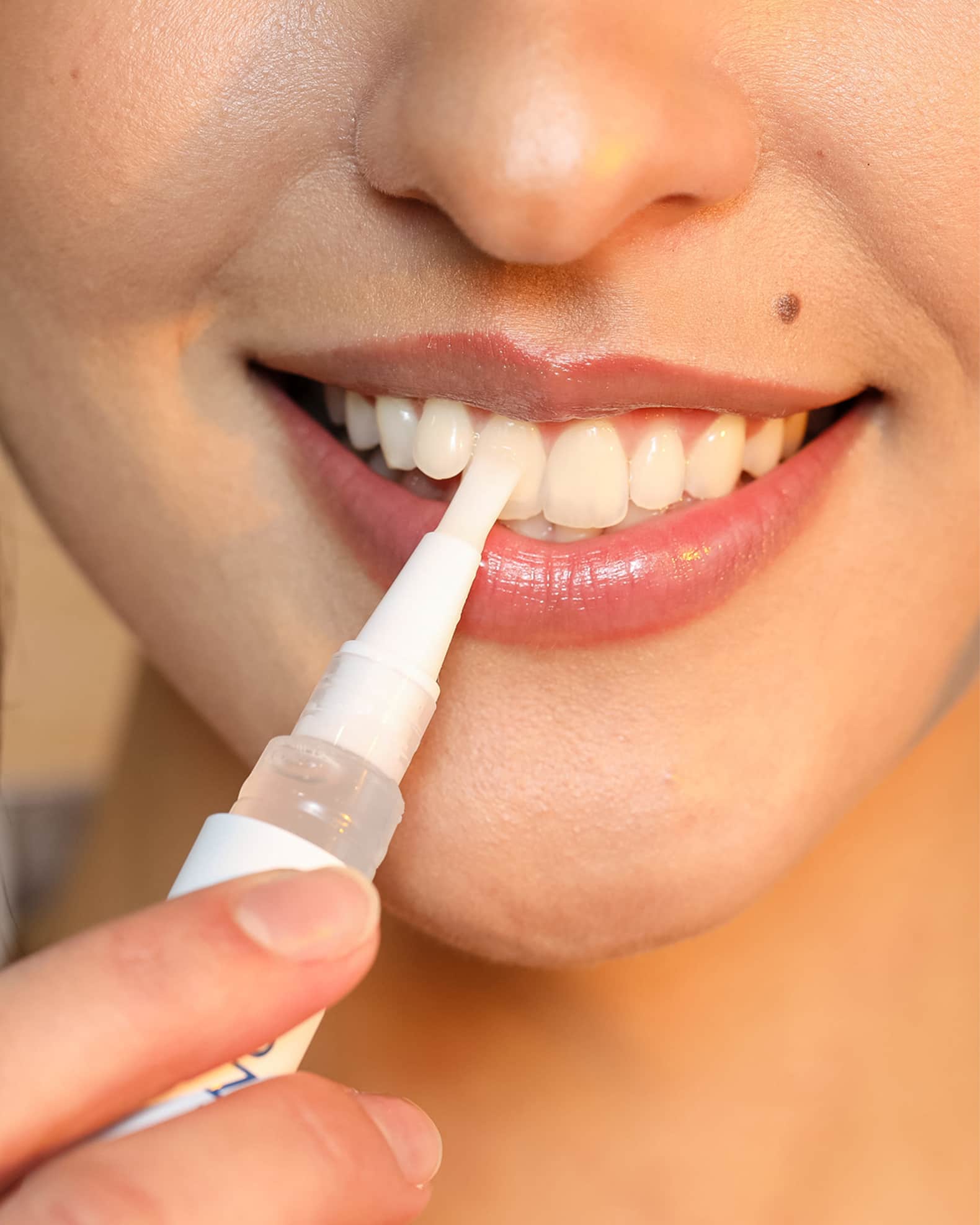 SNOW Oral Cosmetics DiamondSeries Wireless Teeth Whitening Kit | Neiman ...