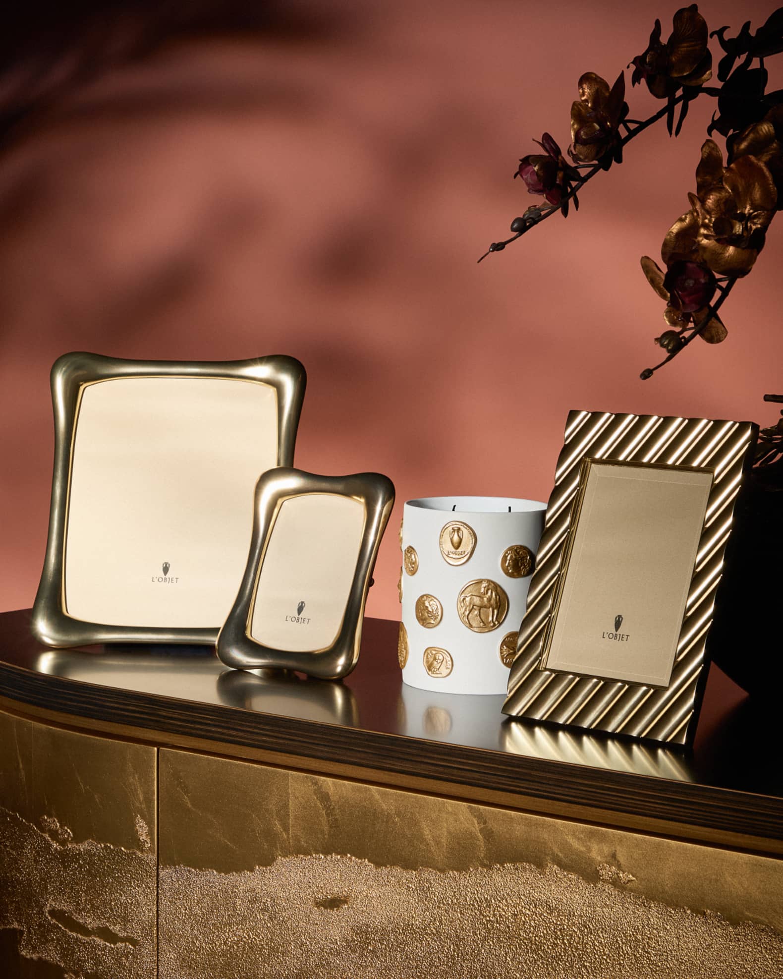 L'Objet Medaille Candle | Neiman Marcus