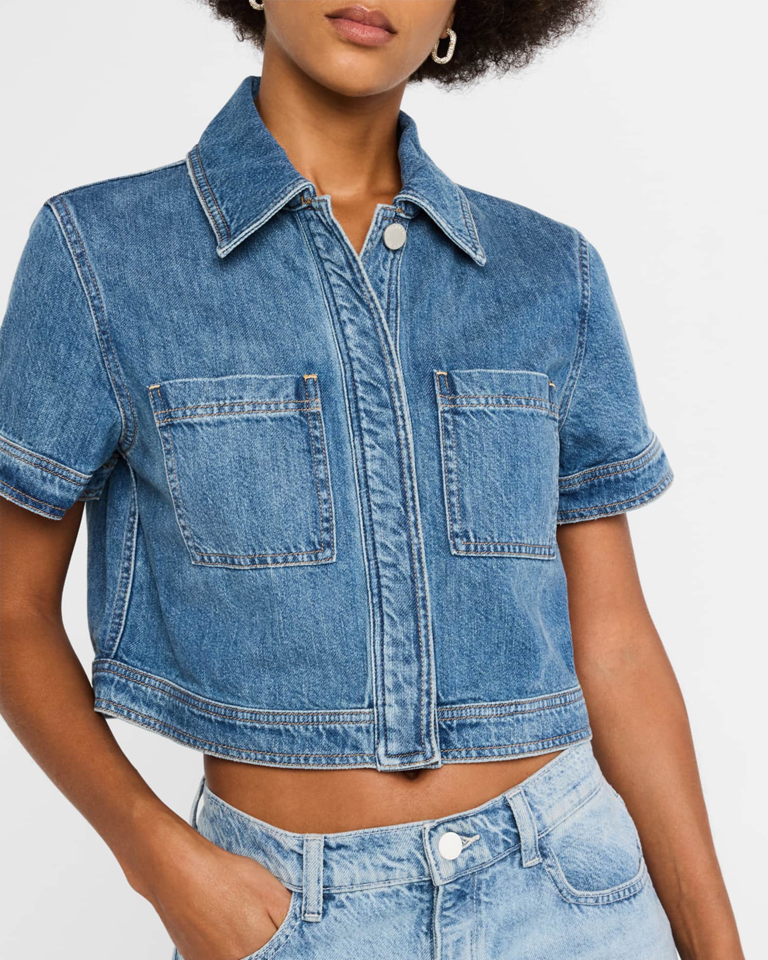 Alice + Olivia Tesha Short-Sleeve Cropped Denim Shirt | Neiman Marcus