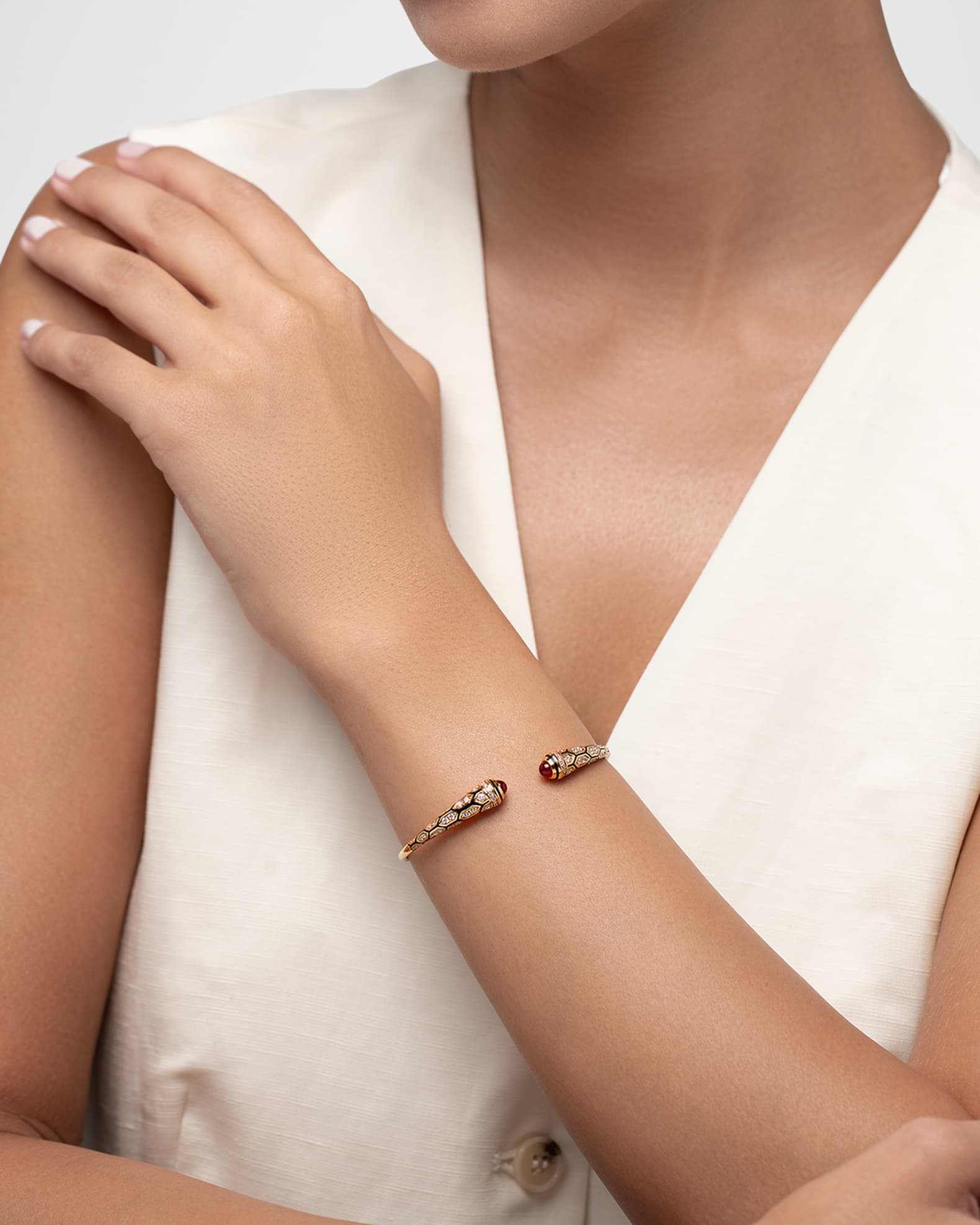 Al Zain Jewelry 18K Yellow Gold Mushabbak Bangle Bracelet with Diamonds ...