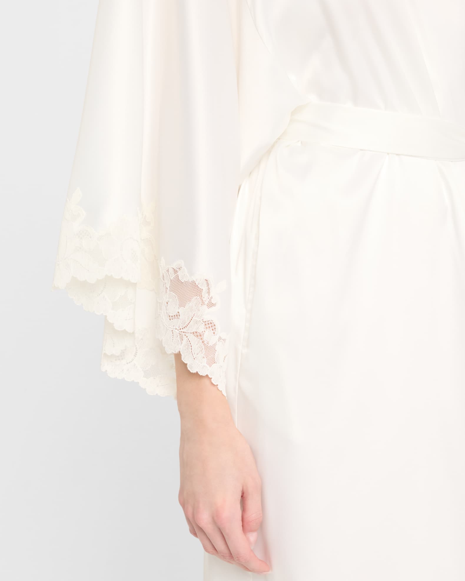 Natori Peony Glamour Lace-Trim Robe | Neiman Marcus