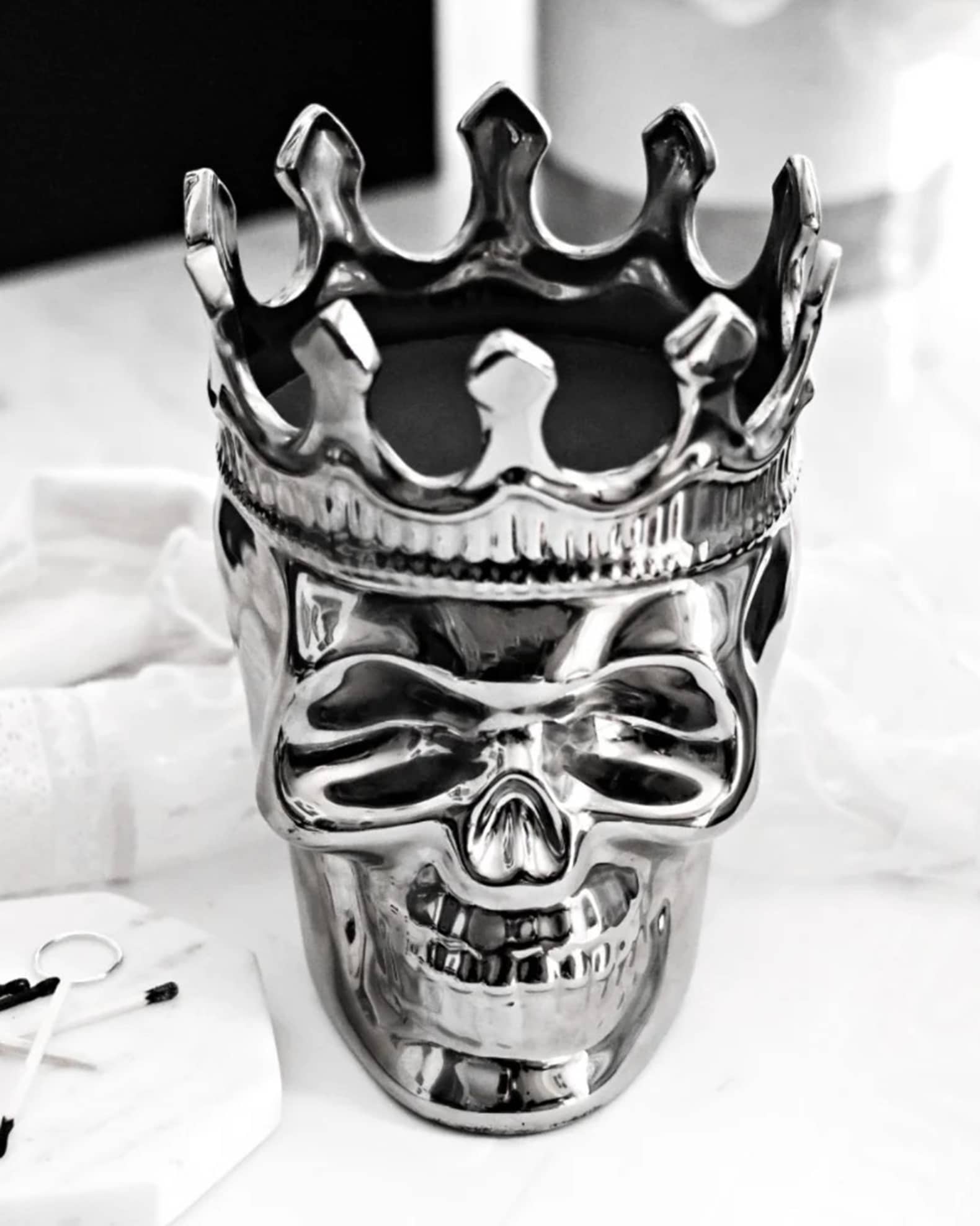 Thompson Ferrier Silvertone Maximilien Skull Candle, 23.3 oz. - The ...