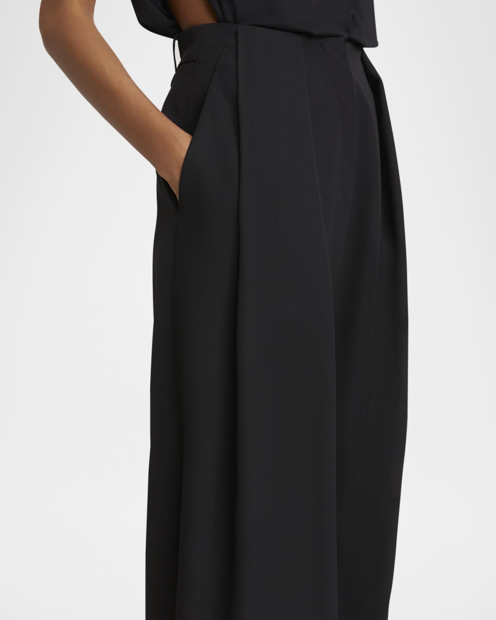 Jacquemus Calisson Pleated Wide-Leg Balloon Pants | Neiman Jacquemus Calisson Pleated Wide-Leg Balloon Pants | Neiman