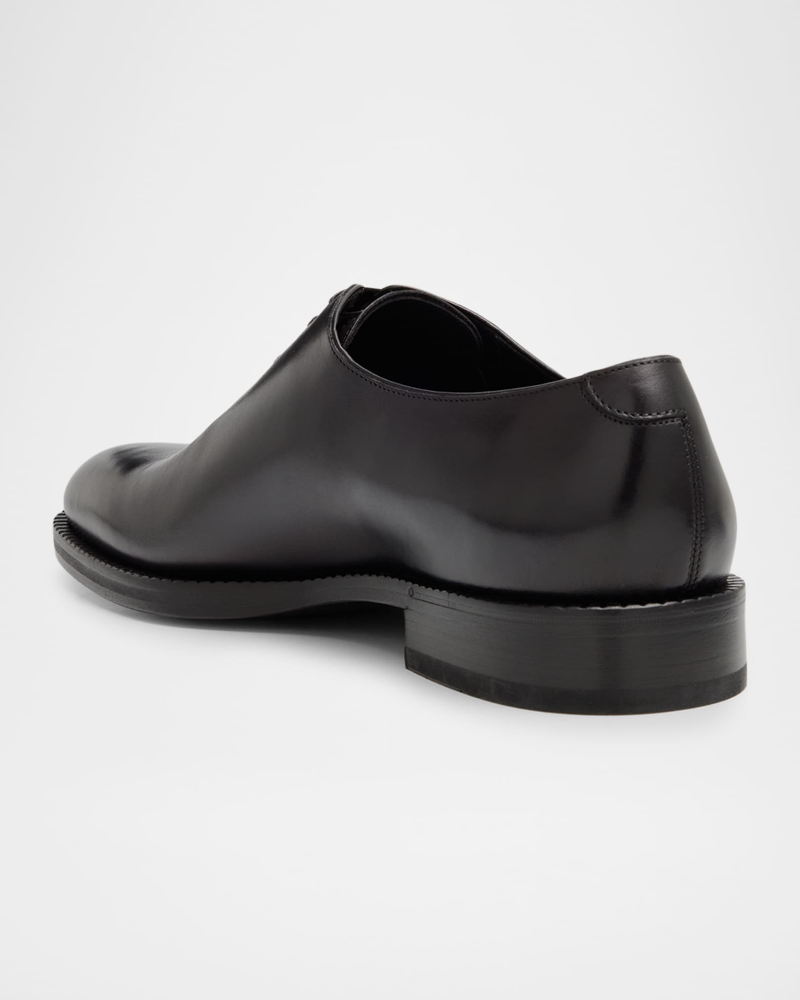 Ferragamo Men's Amber Leather Oxford Shoes | Neiman Marcus