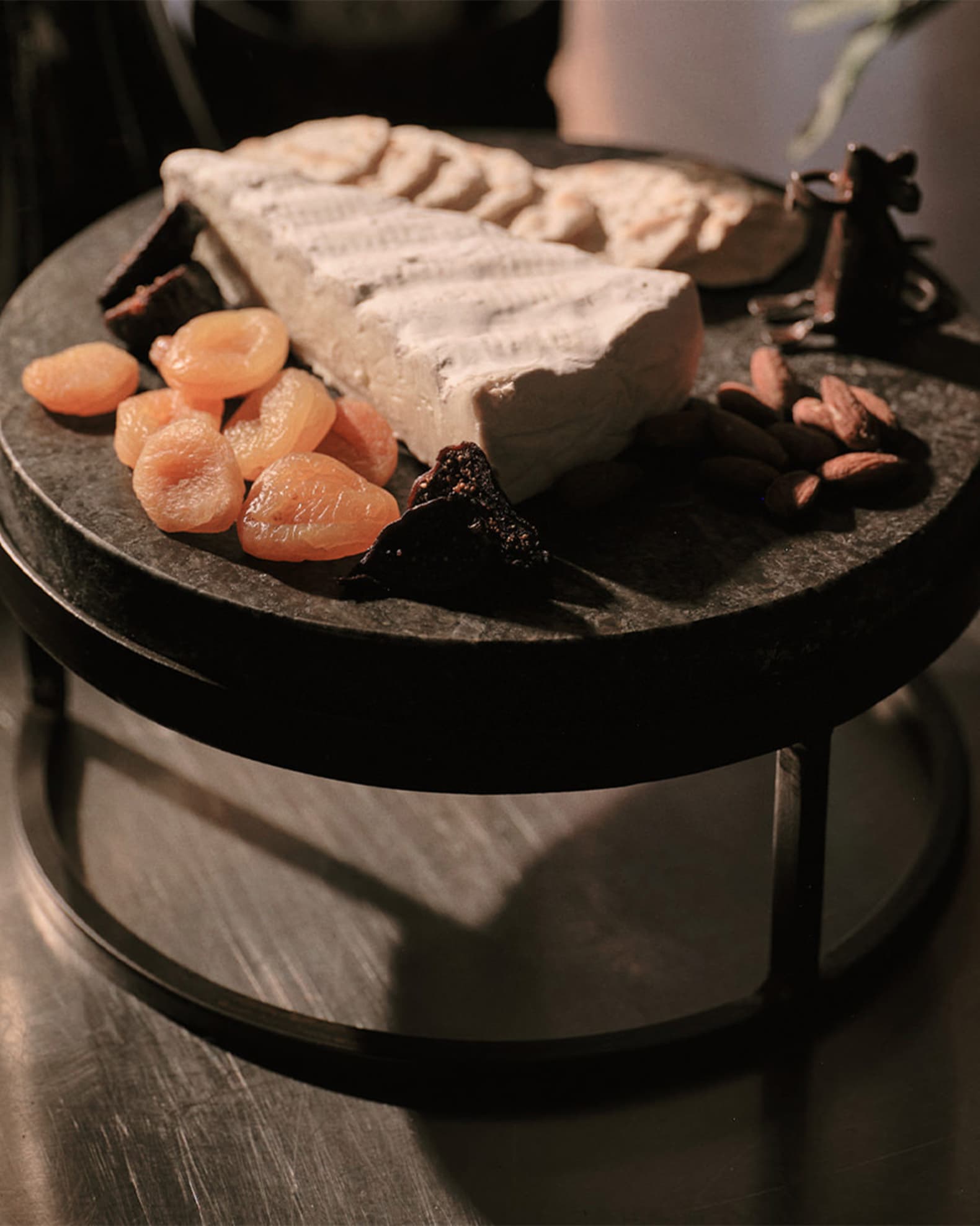 Jan Barboglio Wee Mouse Circle Server | Neiman Marcus