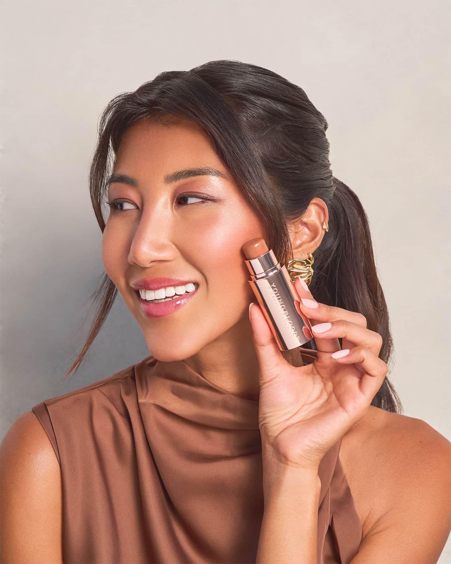 Pro Sculpt Crème Contour Stick | Neiman Marcus