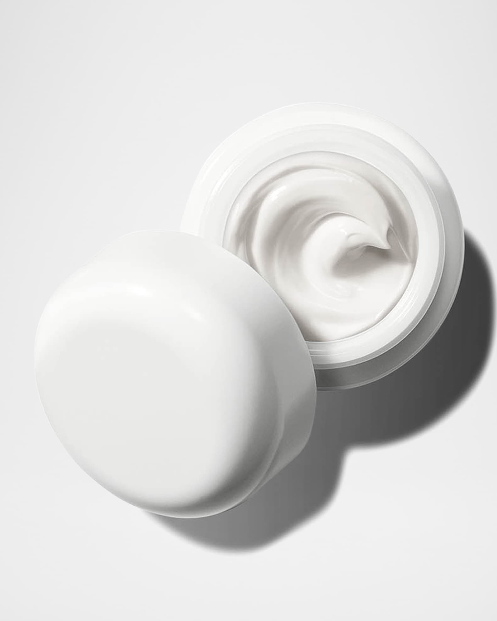 Creme de la Mer Moisturizing Cream | Neiman Marcus